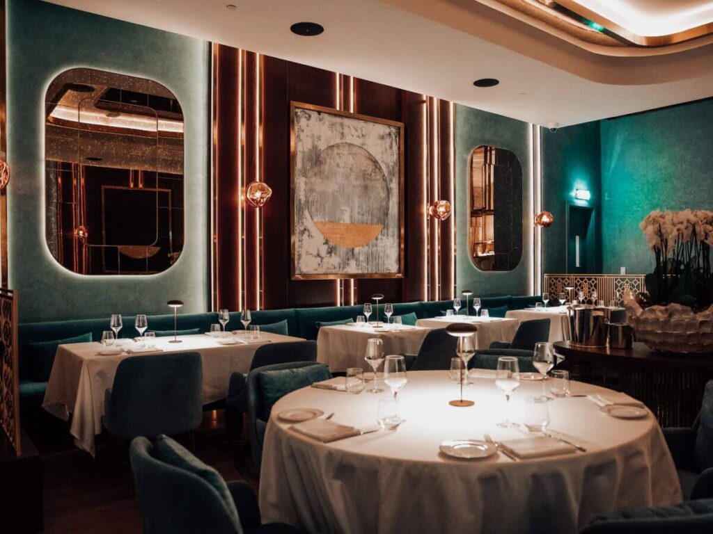 Roberto's Italian restaurant - Doha, Qatar | Zanfi Custom Lighting